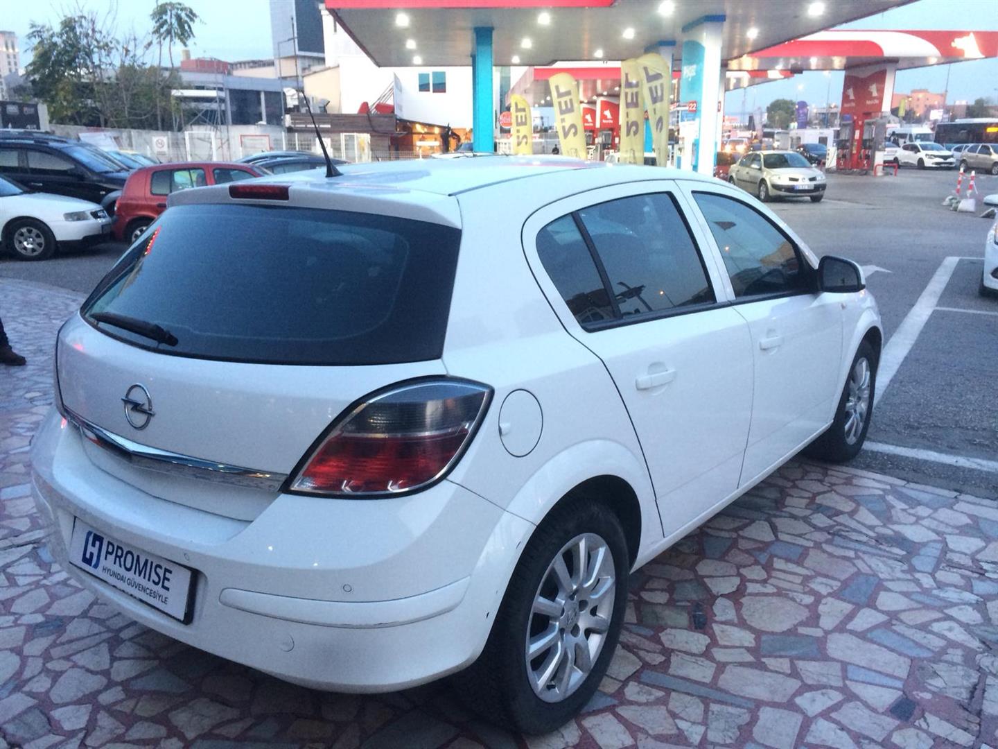 OPEL ASTRA / 1.6 ESSENTIA