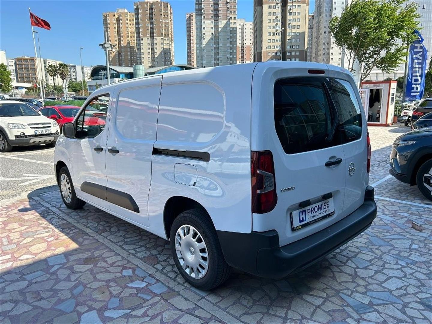 OPEL COMBO CARGO / 1.5 D ELEGANCE XL